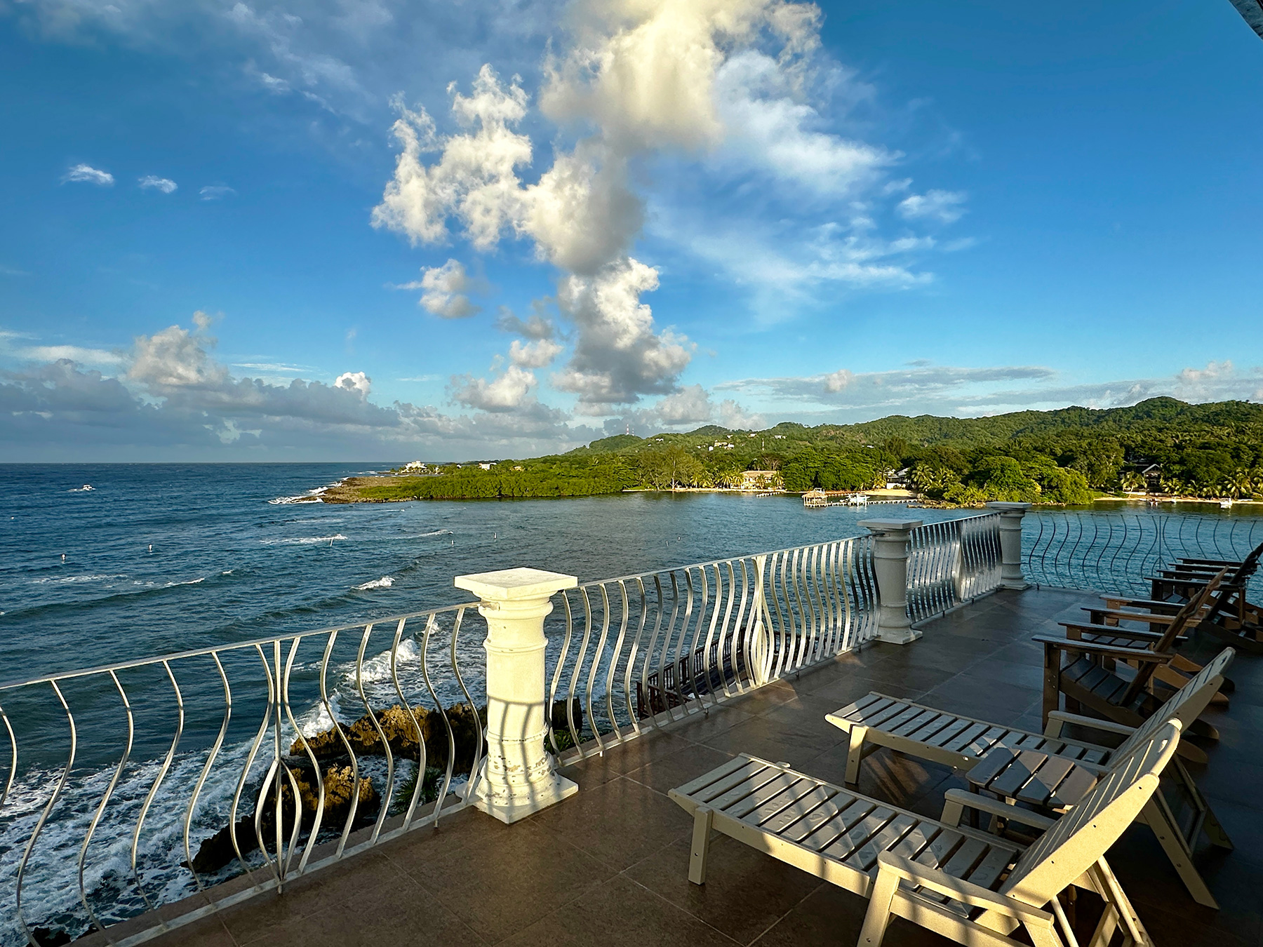 Roatan Vacation Rental - Luxury Oceanfront Penthouse