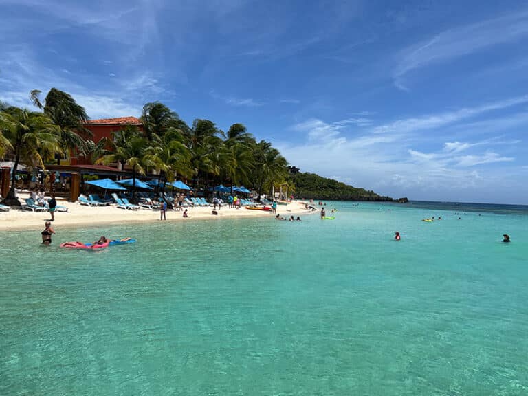Half Moon Bay, West End Roatan | Best Roatan Beach